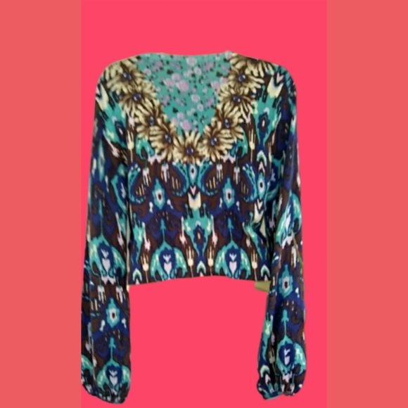 Chelsea & Violet | Sweaters | Chelsea Violet Floral Print Cropped ...